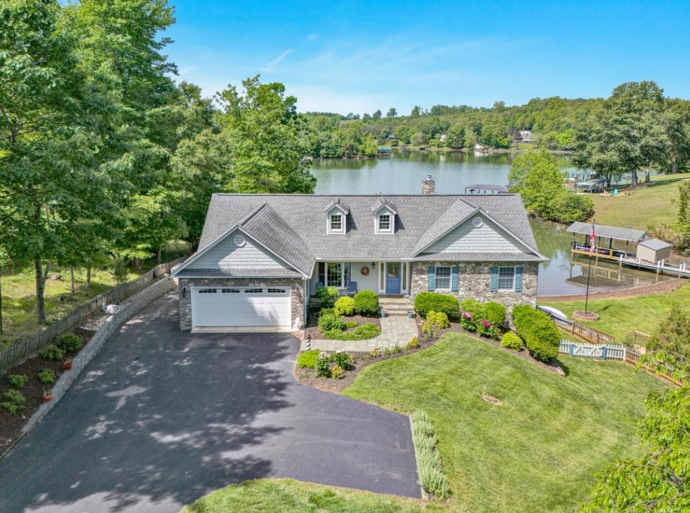 Exquisite Lake Home With Gorgeous Lake Views » Smith Mountain Homes ...